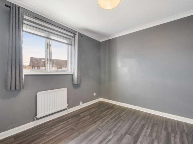 £795 pcm Available Now Unfurnished