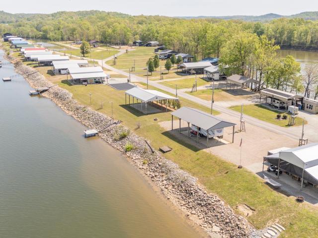 885 River Front Dr