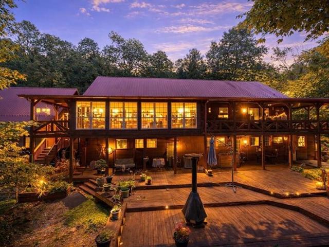885 Tomahawk Trl, Blairsville, GA 30512