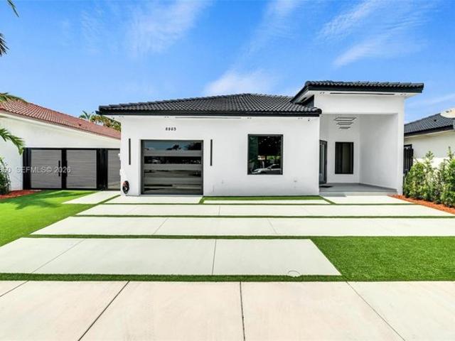8865 NW 148th Ter, Miami Lakes, FL 33018