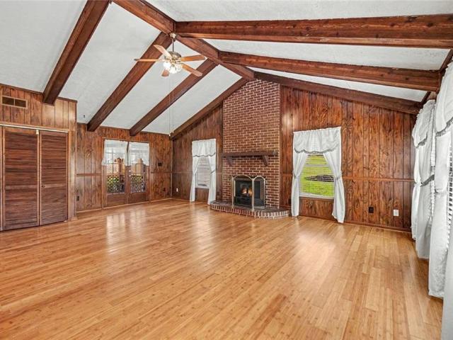 8865 North View Drive