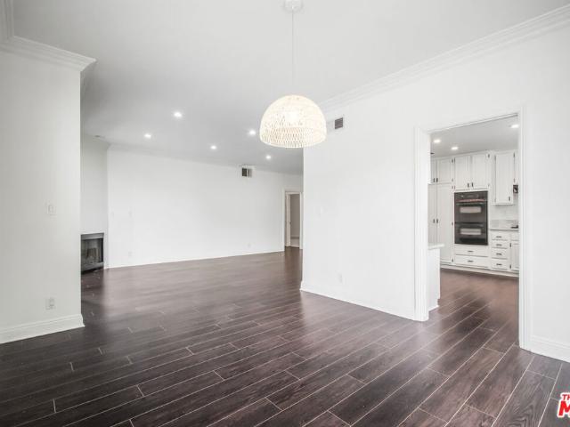 8865 Alden Drive 101