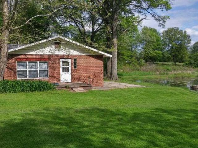 8866 S Adams St, Monterey, IN 46960