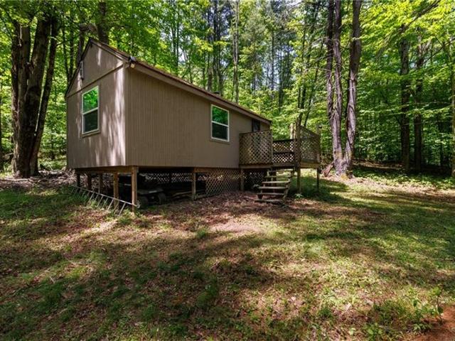 8867 Glen Brook Rd, Hammondsport, NY 14840