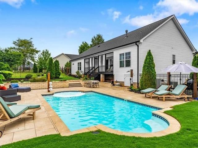 8868 Belews Ridge Rd, Stokesdale, NC 27357