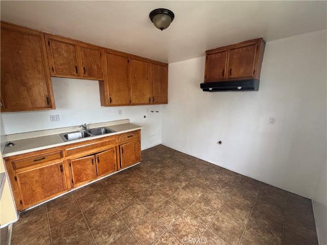 8868 S Wall St
