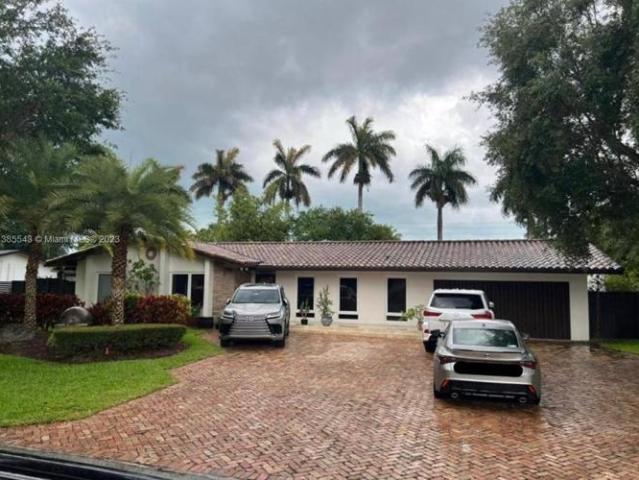 8860 183rd Ter SW, Palmetto Bay, FL 33157