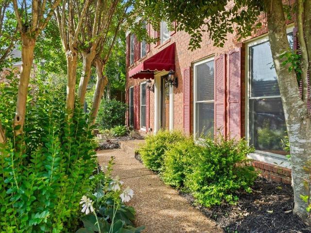 8861 briarwood cv