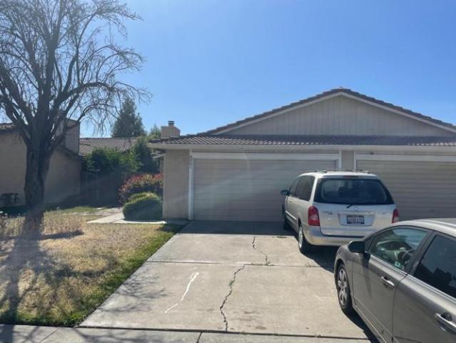 8861 Fox Creek Dr, Stockton, CA 95210