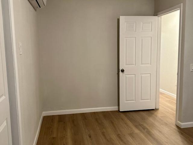 8861 Room#6 $950