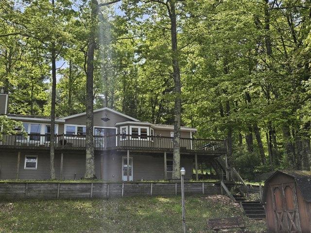 8862 W Rainbow Lake Dr, Baldwin, MI 49304