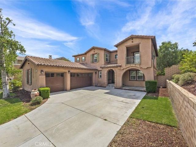 8863 Soothing Ct, Corona, CA 92883