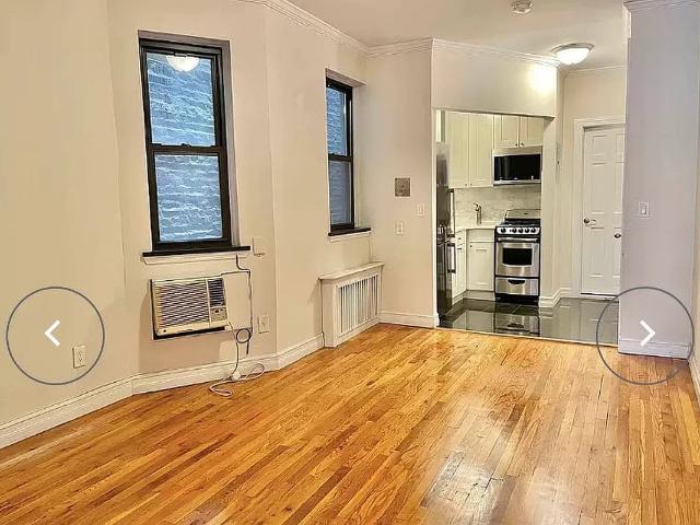 886 10th Avenue 2D