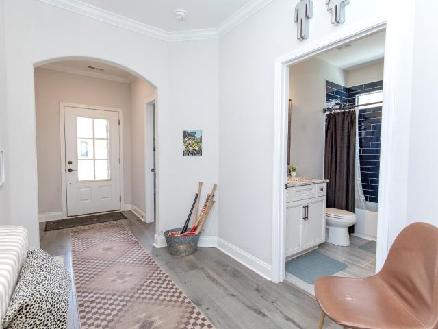 886 Cherry Grove Dr