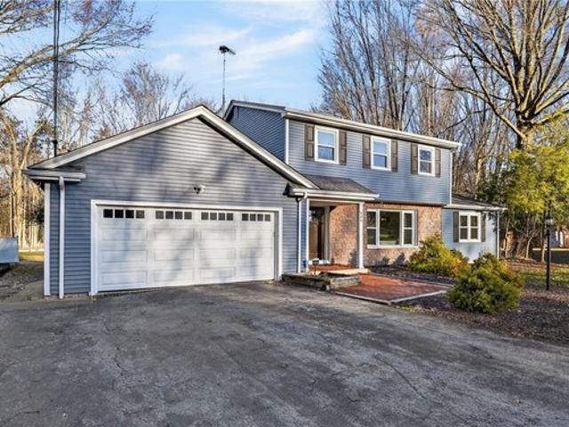 886 Ewing Rd, Youngstown, OH 44512