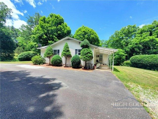 886 Hanging Rock Rd, Spruce Pine, NC 28777