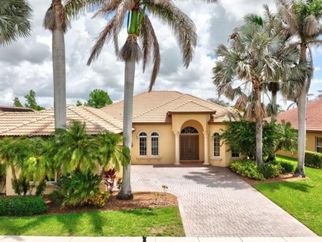 886 SW Grand Reserves Blvd, Port Saint Lucie, FL 34986