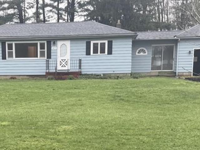 8875 Huff Rd, Bellevue, MI 49021