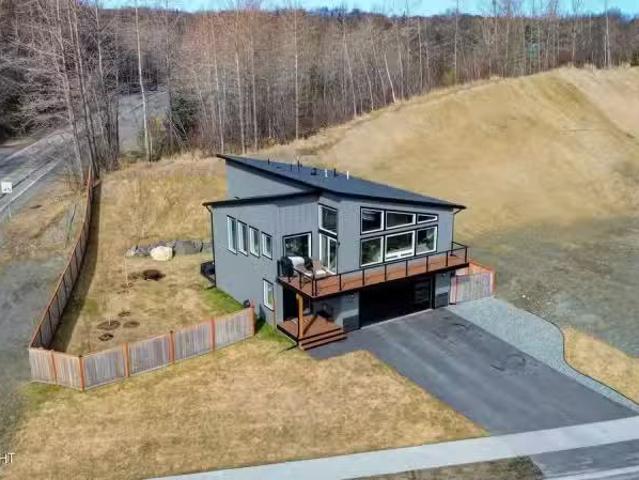 8876 BECKS VIEW CIR, ANCHORAGE, AK 99502 Single Family Residen.