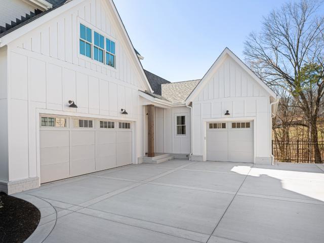 8876 Edgecomb Dr