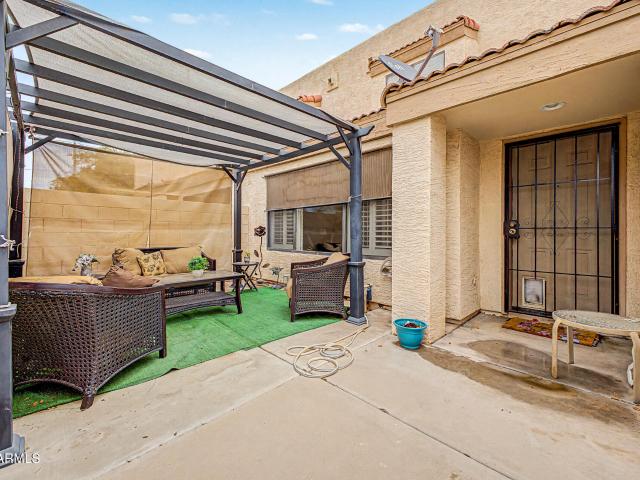 8870 N 48TH Lane