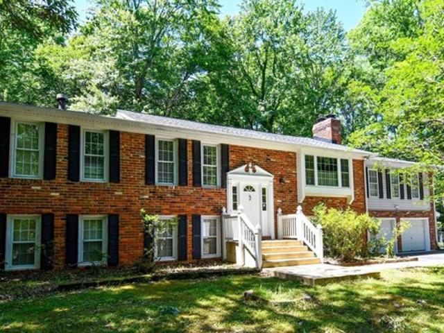8870 Brook Dr, Waldorf, MD 20603