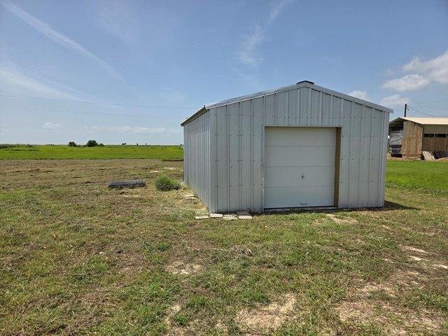 887 901 Clam Dr, Palacios, TX 77465