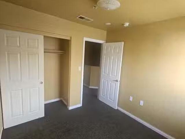 887 E 40th Pl, Unit 3 Condos in Los Angeles, CA