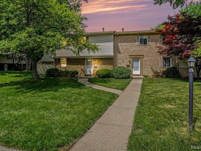 887 Kirts Blvd, Troy, MI 48084