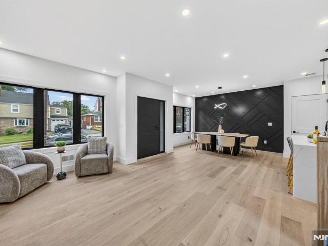 887 Linden Avenue