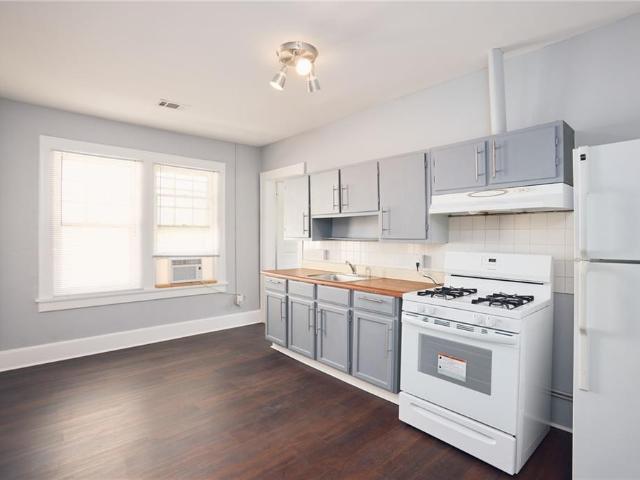 887 Myrtle Street NE 5