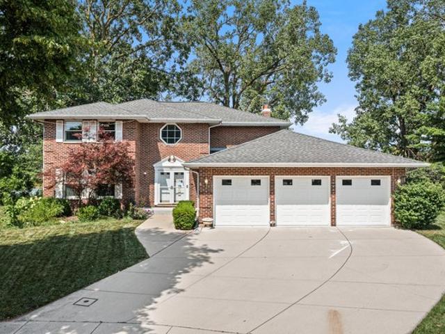 887 N Dovington Dr, Hoffman Estates, IL 60169