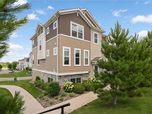 887 Roselyn Dr, Victoria, MN 55386