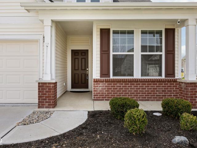 887 Tuxedo Drive