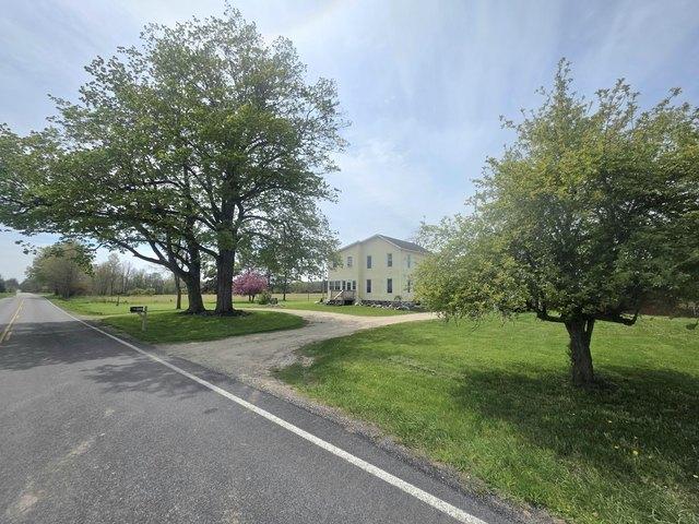 8884 S Townhall Rd, Sheridan, MI 48884