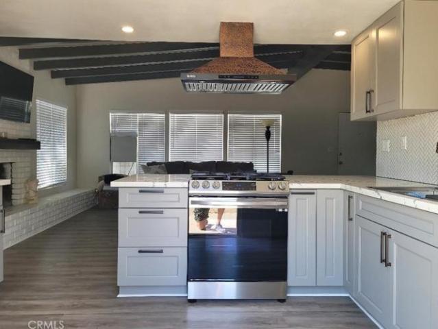 8885 Orange St, Hesperia, CA 92345