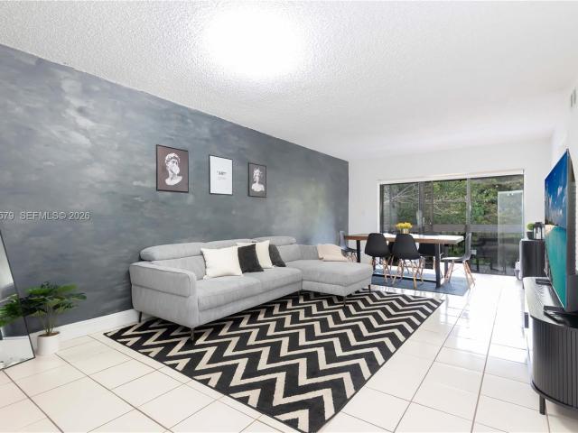 8885 Fontainebleau Blvd, Unit 205, Miami, FL 33172 | MLS #A12016