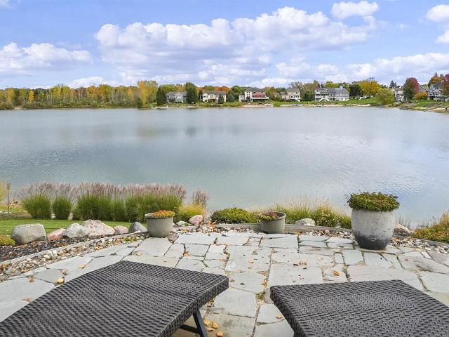 8886 Stonepoint Court