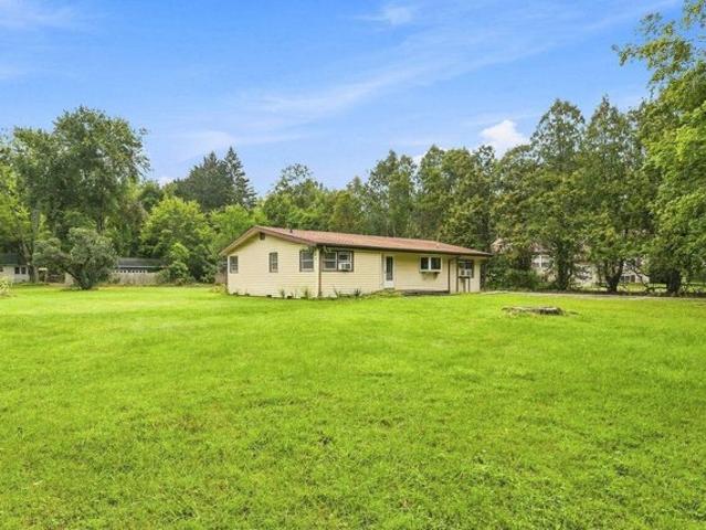 8887 Elm Valley Rd, Union Pier, MI 49129