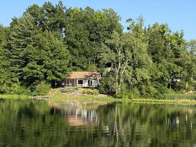 8888 E Nordman Dr, Syracuse, IN 46567