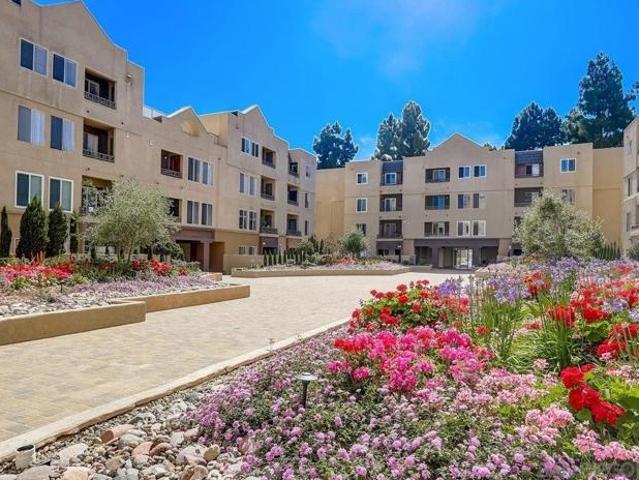 8889 Caminito Plaza Centro 7431, San Diego, CA