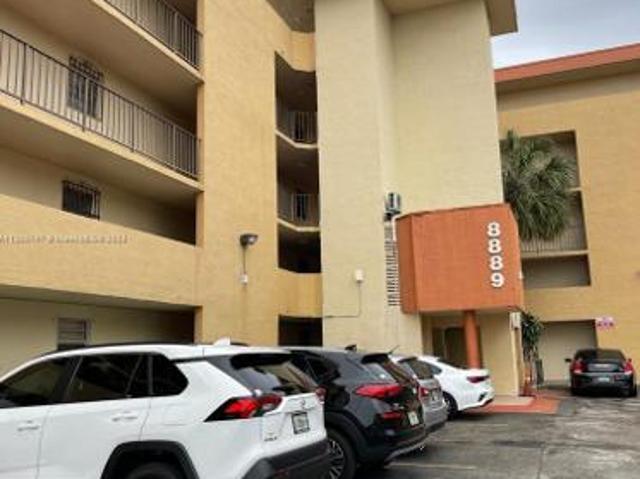 8889 Fontainebleau Blvd #407, Miami, FL 33172