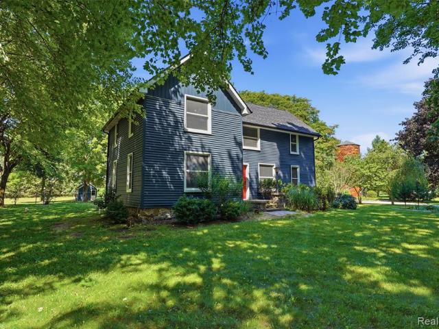 8880 Cedar Lake Road