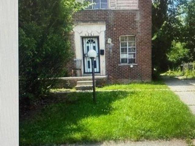 8881 Rutherford St, Detroit, MI 48228