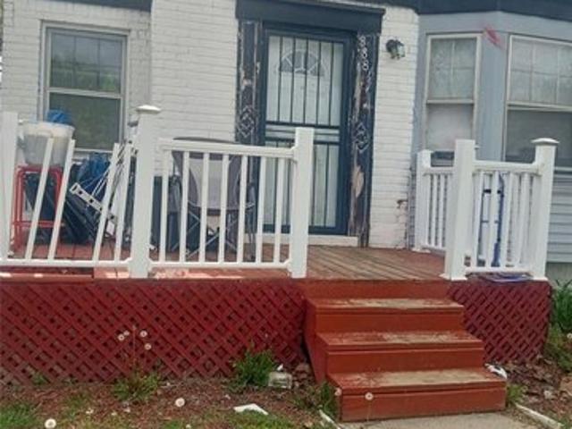 8883 Sussex St, Detroit, MI 48228