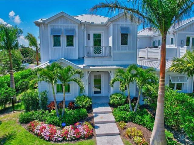 888 10th Ave S, Naples, FL