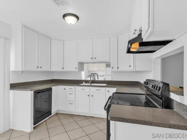 888 Cherrywood Unit 3
