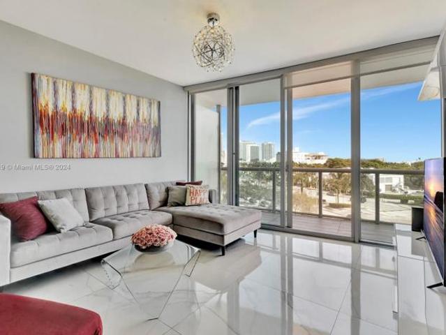 888 Biscayne Blvd #411, Miami, FL 33132