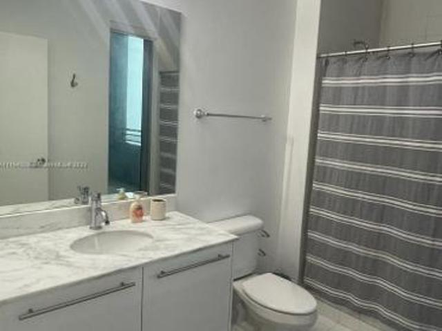 888 Biscayne Blvd #4412 Miami, FL 33132