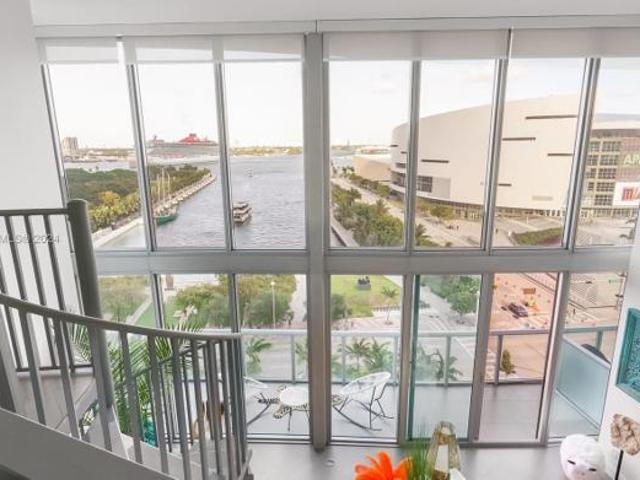 888 Biscayne Blvd #905, Miami, FL 33132